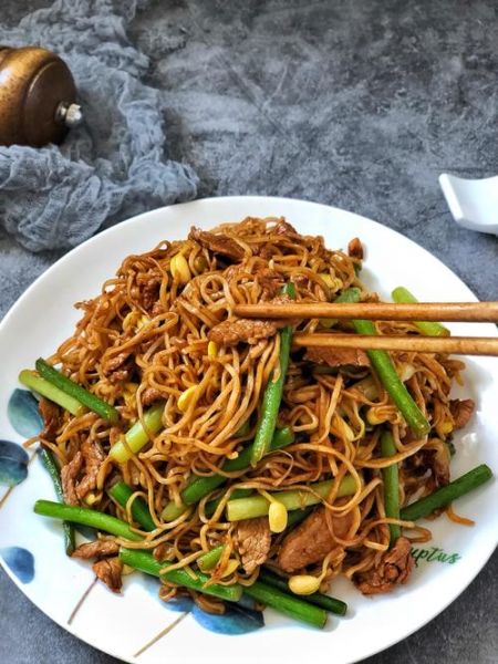 蒜苗肉丝面怎么做_正宗家常做法-第2张图片-山城妙识 蒜苗肉丝面怎么做_正宗家常做法-第2张图片-山城妙识