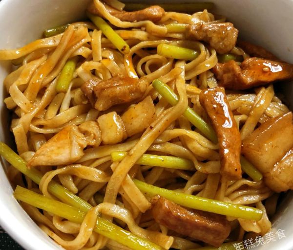 蒜苗肉丝面怎么做_正宗家常做法-第3张图片-山城妙识 蒜苗肉丝面怎么做_正宗家常做法-第3张图片-山城妙识