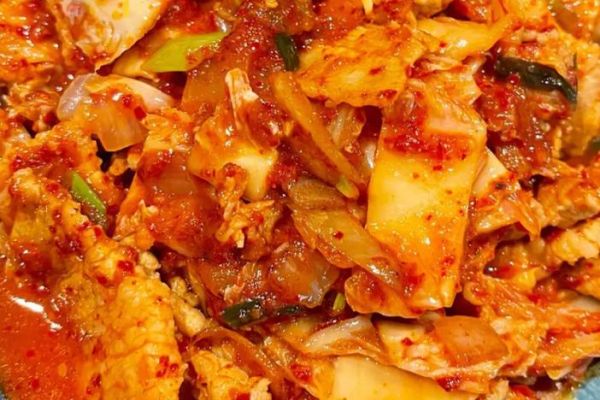 辣白菜炒五花肉豆腐怎么做_辣白菜炒五花肉豆腐热量高吗-第2张图片-山城妙识 辣白菜炒五花肉豆腐怎么做_辣白菜炒五花肉豆腐热量高吗-第2张图片-山城妙识