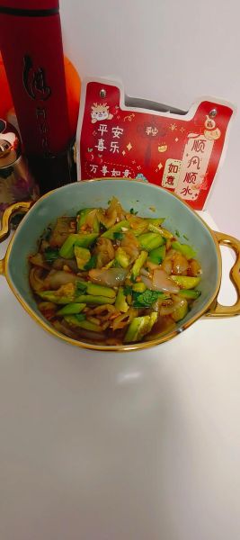 黄瓜拉皮怎么做好吃_黄瓜拉皮热量高吗-第2张图片-山城妙识 黄瓜拉皮怎么做好吃_黄瓜拉皮热量高吗-第2张图片-山城妙识