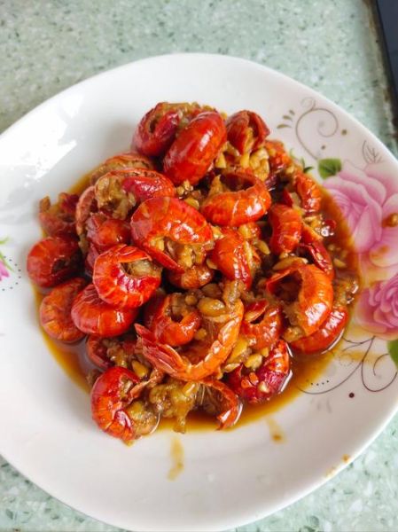 龙虾尾怎么做好吃_家常龙虾尾做法大全-第3张图片-山城妙识