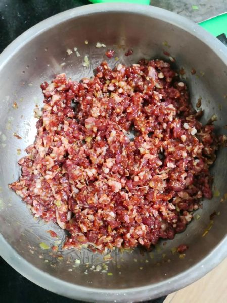 羊肉饺子馅怎么调不膻_羊肉饺子馅配方窍门-第2张图片-山城妙识