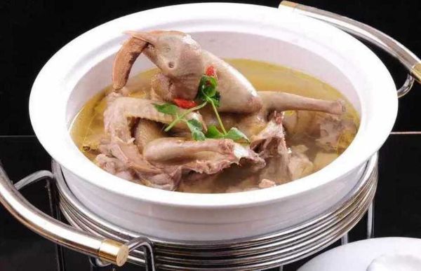 高压锅蒸鸽子要多久_高压锅蒸鸽子放什么药材-第1张图片-山城妙识