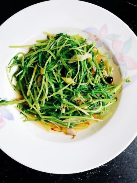 豌豆苗怎么做好吃_豌豆苗吃法大全-第1张图片-山城妙识 豌豆苗怎么做好吃_豌豆苗吃法大全-第1张图片-山城妙识