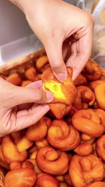 蛋黄南瓜麻花怎么做_蛋黄南瓜麻花家常做法-第2张图片-山城妙识 蛋黄南瓜麻花怎么做_蛋黄南瓜麻花家常做法-第2张图片-山城妙识