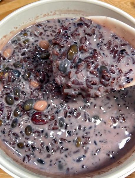 黑米粥怎么煮才粘稠_黑米粥粘稠的秘诀-第1张图片-山城妙识