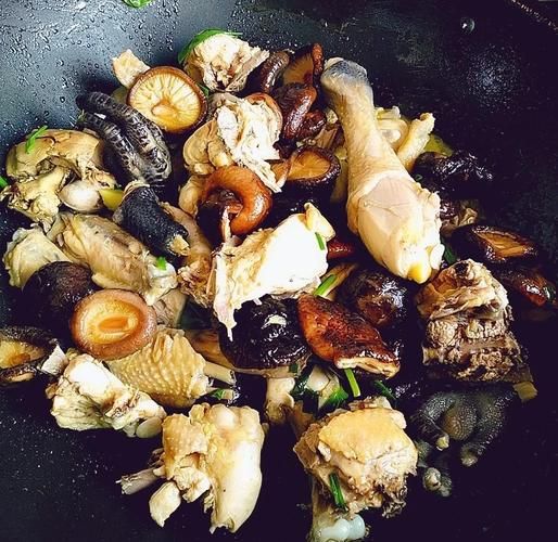 干香菇焖鸡的做法_干香菇焖鸡怎么做好吃-第1张图片-山城妙识