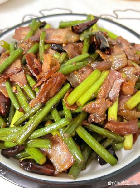腊肉没煮直接炒可以吗_腊肉炒之前要不要焯水-第3张图片-山城妙识