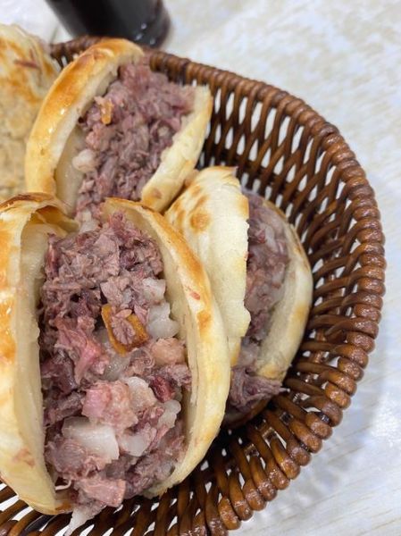 驴肉火烧哪里最正宗_驴肉火烧热量高吗-第3张图片-山城妙识