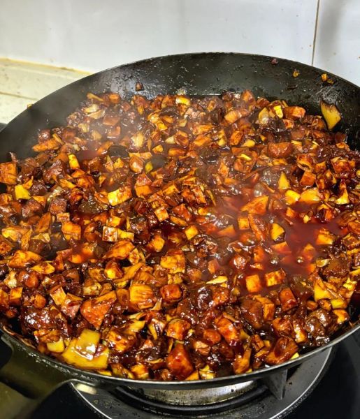 肉丁炒酱怎么炒好吃_肉丁炒酱的家常做法窍门-第1张图片-山城妙识 肉丁炒酱怎么炒好吃_肉丁炒酱的家常做法窍门-第1张图片-山城妙识