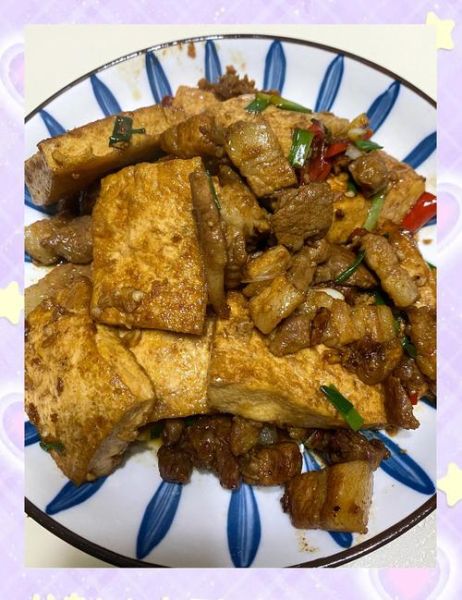 五花肉炖豆腐怎么做好吃_五花肉炖豆腐的家常做法-第1张图片-山城妙识
