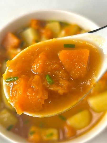 南瓜炖土豆怎么做好吃_南瓜炖土豆的家常做法-第2张图片-山城妙识