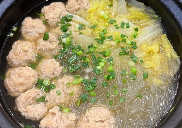 金针菇肉丸汤怎么做_金针菇肉丸汤的家常做法-第1张图片-山城妙识