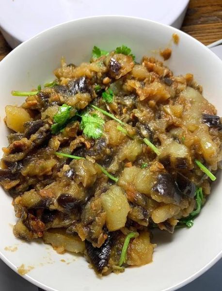 东北土豆炖茄子怎么做_东北土豆炖茄子家常做法-第1张图片-山城妙识