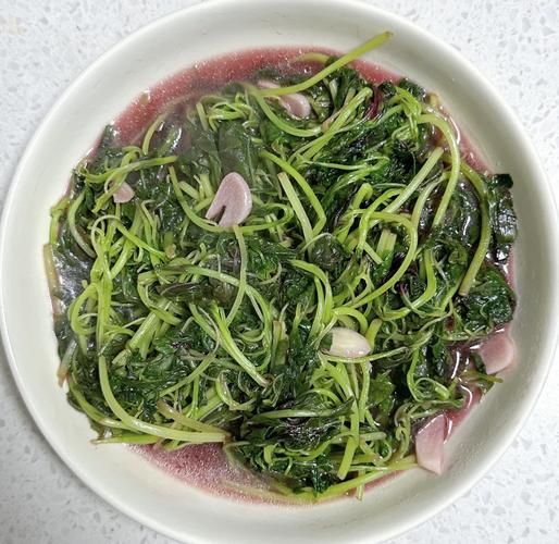 清炒苋菜怎么做才好吃_清炒苋菜要不要焯水-第3张图片-山城妙识