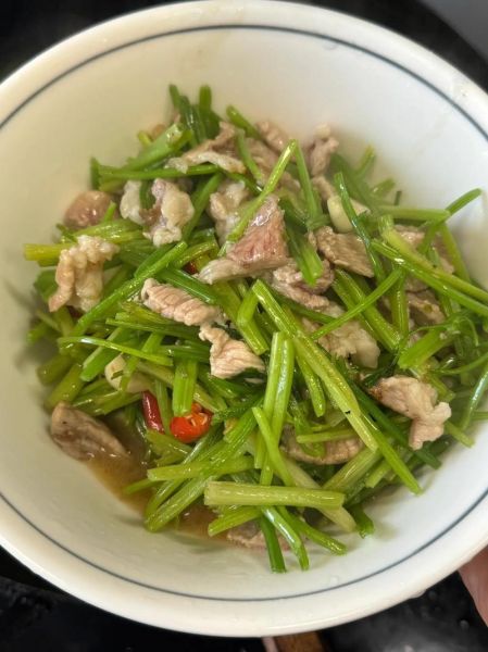 炒芹菜怎么炒才好吃_芹菜炒多久才脆嫩-第2张图片-山城妙识 炒芹菜怎么炒才好吃_芹菜炒多久才脆嫩-第2张图片-山城妙识