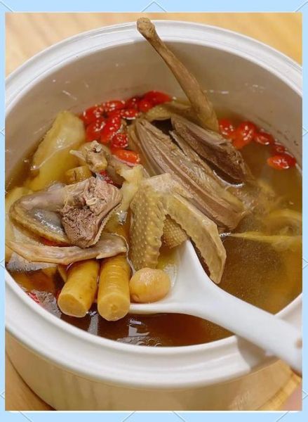 术后鸽子汤怎么炖最补_术后鸽子汤做法大全-第3张图片-山城妙识