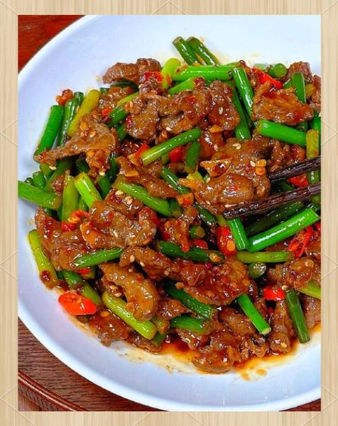 蒜苔炒牛肉怎么炒才嫩_蒜苔炒牛肉家常做法-第1张图片-山城妙识 蒜苔炒牛肉怎么炒才嫩_蒜苔炒牛肉家常做法-第1张图片-山城妙识