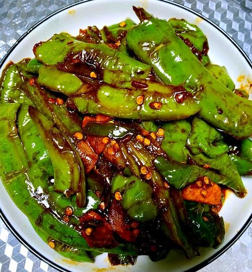 爆炒青椒怎么炒好吃_爆炒青椒要不要焯水-第1张图片-山城妙识 爆炒青椒怎么炒好吃_爆炒青椒要不要焯水-第1张图片-山城妙识