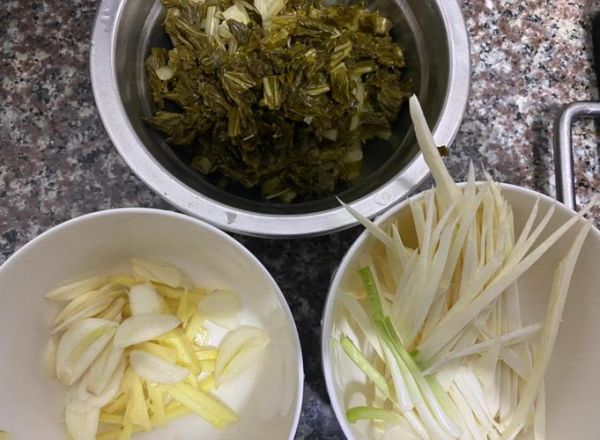 西红柿炖黄花鱼怎么做_西红柿炖黄花鱼的家常做法-第1张图片-山城妙识