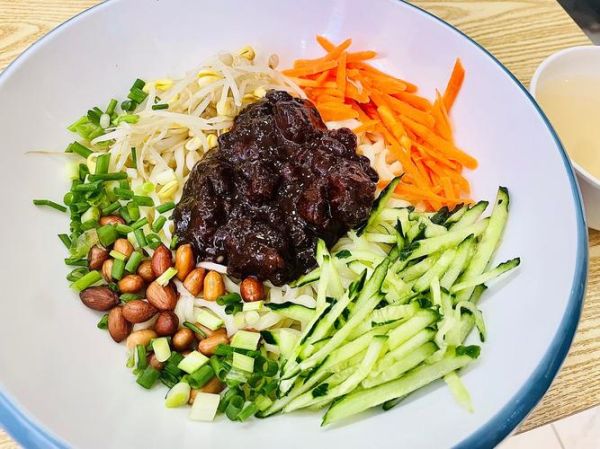 炸酱面怎么做才正宗_炸酱面用什么酱最好吃-第3张图片-山城妙识 炸酱面怎么做才正宗_炸酱面用什么酱最好吃-第3张图片-山城妙识