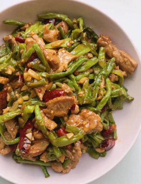 烧豆角怎么做好吃_豆角炒肉先炒哪个-第1张图片-山城妙识 烧豆角怎么做好吃_豆角炒肉先炒哪个-第1张图片-山城妙识