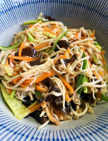 鸡丝炒什么菜好吃_鸡丝搭配哪些蔬菜更下饭-第1张图片-山城妙识 鸡丝炒什么菜好吃_鸡丝搭配哪些蔬菜更下饭-第1张图片-山城妙识