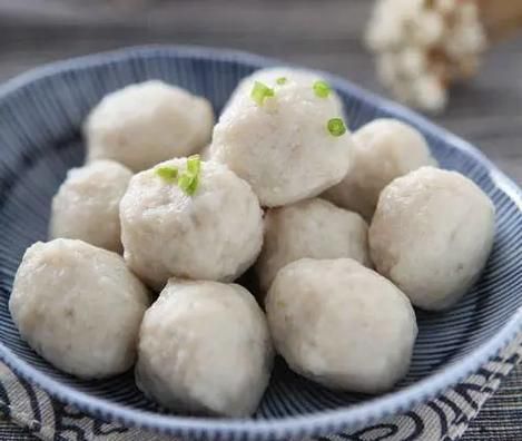 鱼丸子怎么做好吃又简单_鱼丸制作视频教程-第2张图片-山城妙识