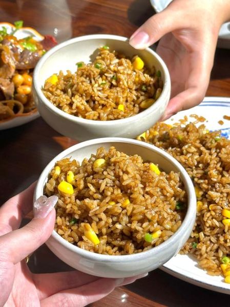 酱油炒饭怎么做才好吃_正宗酱油炒饭做法-第2张图片-山城妙识 酱油炒饭怎么做才好吃_正宗酱油炒饭做法-第2张图片-山城妙识