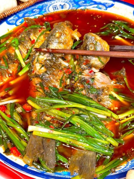 鲫鱼吃什么食物_鲫鱼最爱吃的饵料有哪些-第3张图片-山城妙识 鲫鱼吃什么食物_鲫鱼最爱吃的饵料有哪些-第3张图片-山城妙识