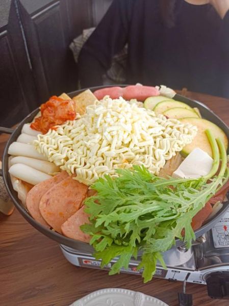 韩国部队火锅怎么做_部队火锅简单做法窍门-第3张图片-山城妙识