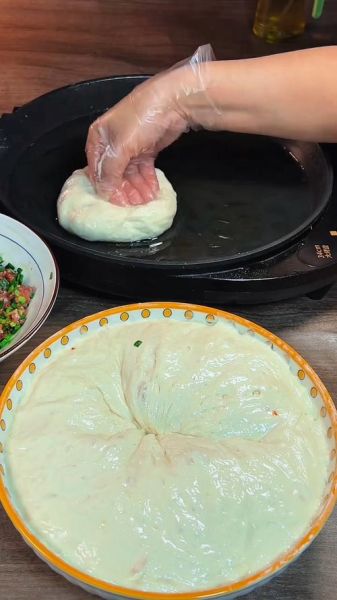 馅饼面怎么和软而不粘_馅饼皮软而不粘的秘诀-第1张图片-山城妙识 馅饼面怎么和软而不粘_馅饼皮软而不粘的秘诀-第1张图片-山城妙识