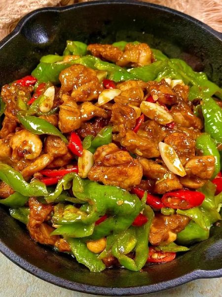 青椒炒鸡腿怎么做_青椒炒鸡腿热量高吗-第1张图片-山城妙识 青椒炒鸡腿怎么做_青椒炒鸡腿热量高吗-第1张图片-山城妙识