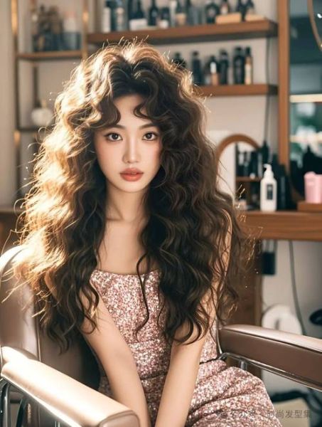 羊毛卷发型图片女_适合什么脸型-第2张图片-山城妙识 羊毛卷发型图片女_适合什么脸型-第2张图片-山城妙识