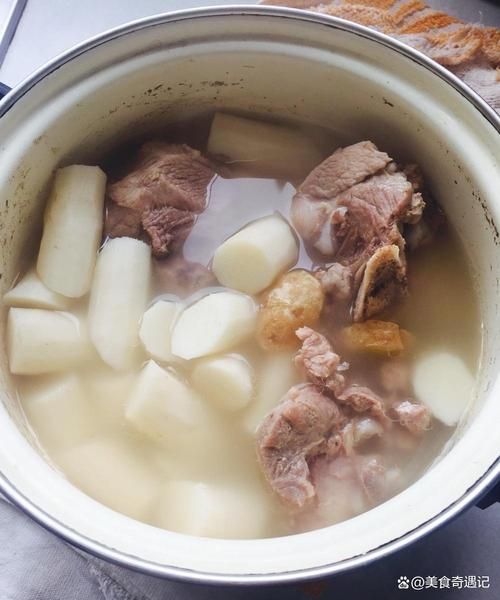 排骨山药汤怎么炖好喝_山药排骨汤去腥技巧-第1张图片-山城妙识 排骨山药汤怎么炖好喝_山药排骨汤去腥技巧-第1张图片-山城妙识