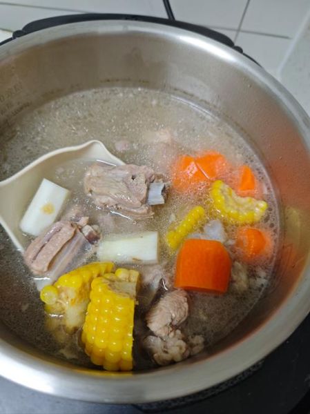 排骨山药汤怎么炖好喝_山药排骨汤去腥技巧-第2张图片-山城妙识 排骨山药汤怎么炖好喝_山药排骨汤去腥技巧-第2张图片-山城妙识