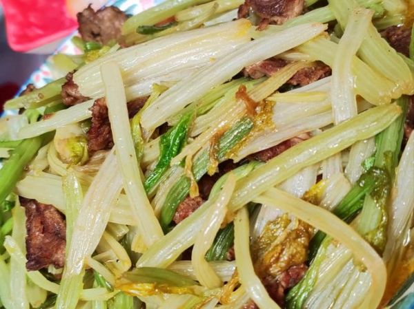 肉丝炒芹菜怎么炒好吃_家常做法步骤-第3张图片-山城妙识 肉丝炒芹菜怎么炒好吃_家常做法步骤-第3张图片-山城妙识