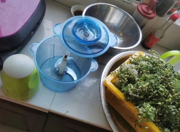 韭菜花酱怎么做_韭菜花酱制作窍门-第2张图片-山城妙识 韭菜花酱怎么做_韭菜花酱制作窍门-第2张图片-山城妙识