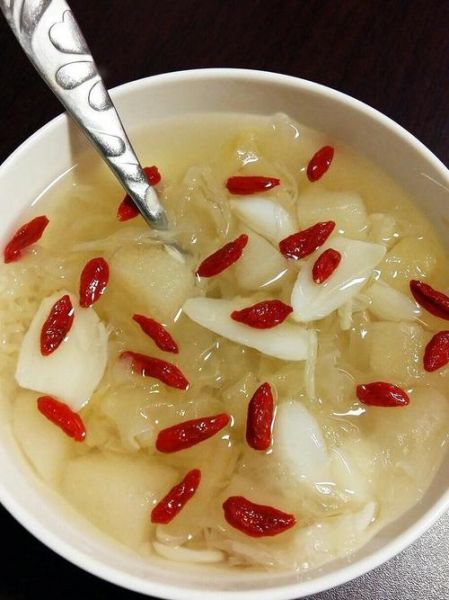 百合银耳汤怎么炖才粘稠_百合银耳汤的做法窍门-第3张图片-山城妙识 百合银耳汤怎么炖才粘稠_百合银耳汤的做法窍门-第3张图片-山城妙识