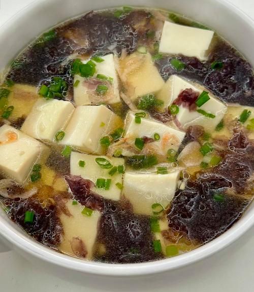 豆腐海带汤的功效与做法窍门_怎么做才鲜-第1张图片-山城妙识