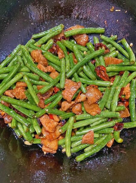 龙豆角炒肉怎么做好吃_龙豆角炒肉的家常做法-第1张图片-山城妙识 龙豆角炒肉怎么做好吃_龙豆角炒肉的家常做法-第1张图片-山城妙识