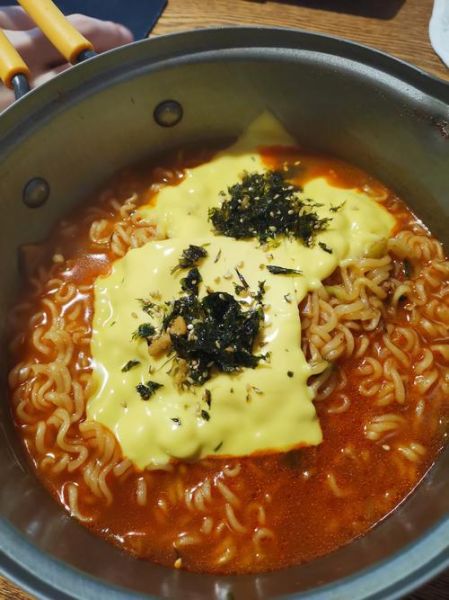 辛拉面可以泡着吃吗_辛拉面泡多久才好吃-第1张图片-山城妙识 辛拉面可以泡着吃吗_辛拉面泡多久才好吃-第1张图片-山城妙识