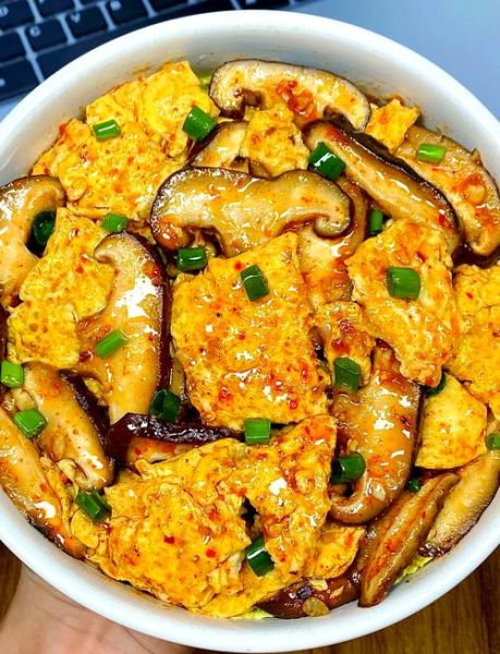 香菇炒鸡蛋怎么炒_香菇炒鸡蛋的家常做法-第1张图片-山城妙识