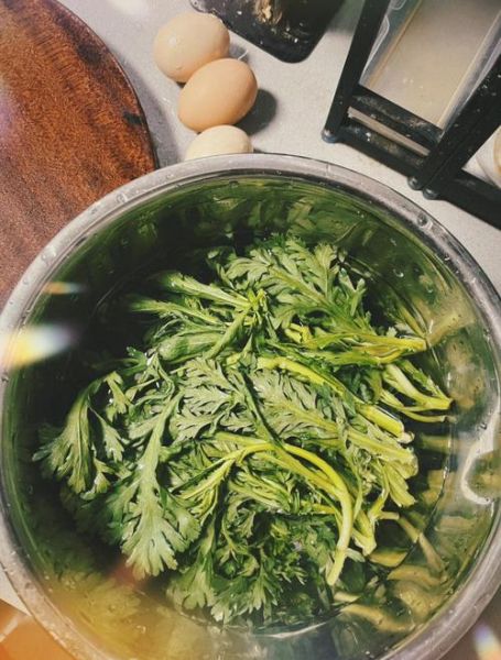 蚝油炒茼蒿怎么炒才脆嫩_蚝油炒茼蒿用焯水吗-第3张图片-山城妙识