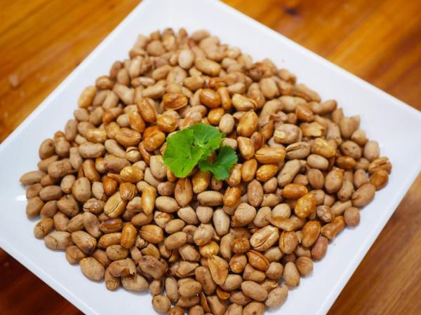 盐炒花生米怎么做_盐炒花生米不糊技巧-第3张图片-山城妙识