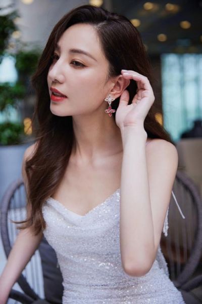 郑希怡春卷门事件始末_郑希怡春卷门真相-第1张图片-山城妙识 郑希怡春卷门事件始末_郑希怡春卷门真相-第1张图片-山城妙识