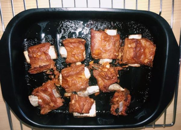 蒜香排骨烤箱温度和时间_蒜香排骨怎么做不腥-第1张图片-山城妙识 蒜香排骨烤箱温度和时间_蒜香排骨怎么做不腥-第1张图片-山城妙识