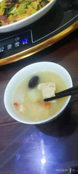 猪肺雪梨汤的做法_猪肺雪梨汤的功效-第3张图片-山城妙识