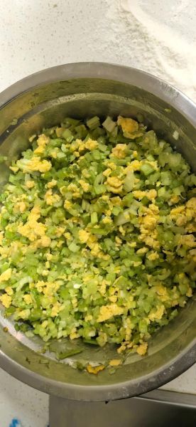 芹菜鸡蛋素馅饺子怎么调馅_芹菜鸡蛋饺子馅怎么调好吃-第2张图片-山城妙识 芹菜鸡蛋素馅饺子怎么调馅_芹菜鸡蛋饺子馅怎么调好吃-第2张图片-山城妙识
