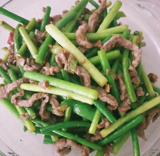 牛肉炒蒜苗怎么做_牛肉炒蒜苗的家常做法-第1张图片-山城妙识 牛肉炒蒜苗怎么做_牛肉炒蒜苗的家常做法-第1张图片-山城妙识